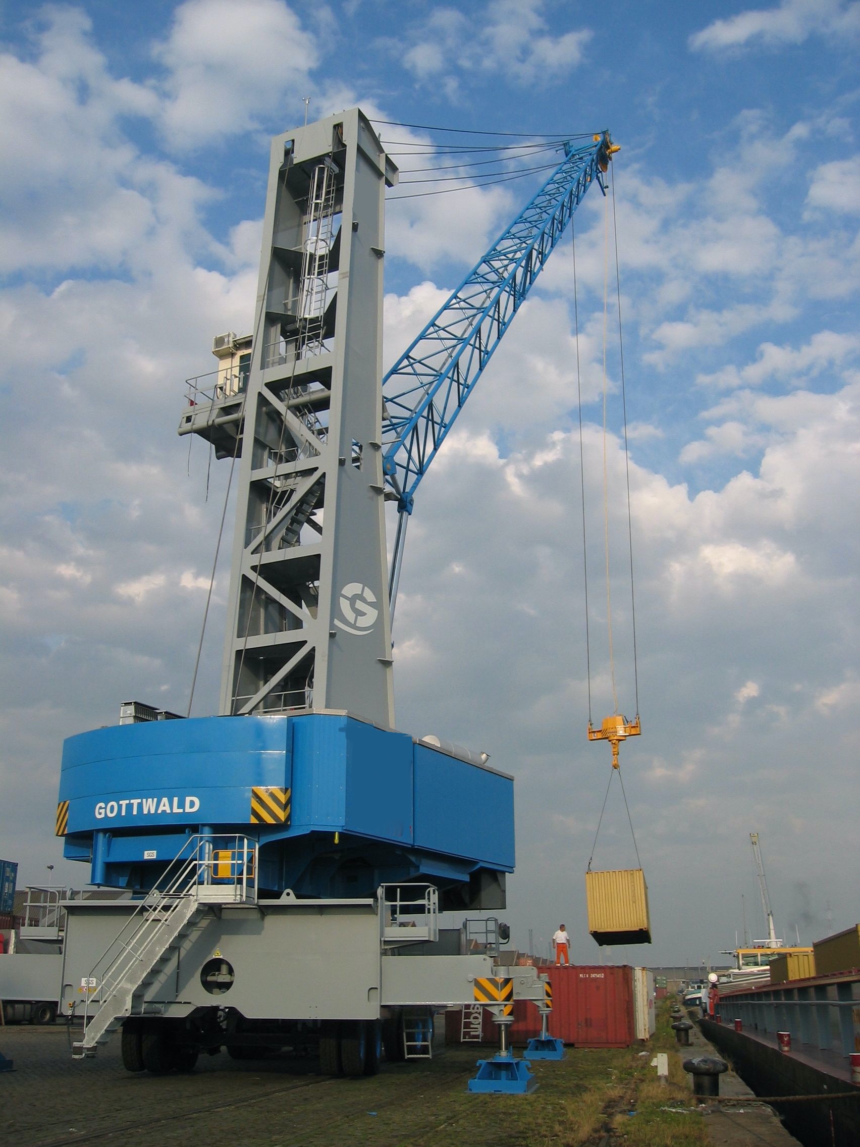 Stock - Pinarci Port Equipment B.V.