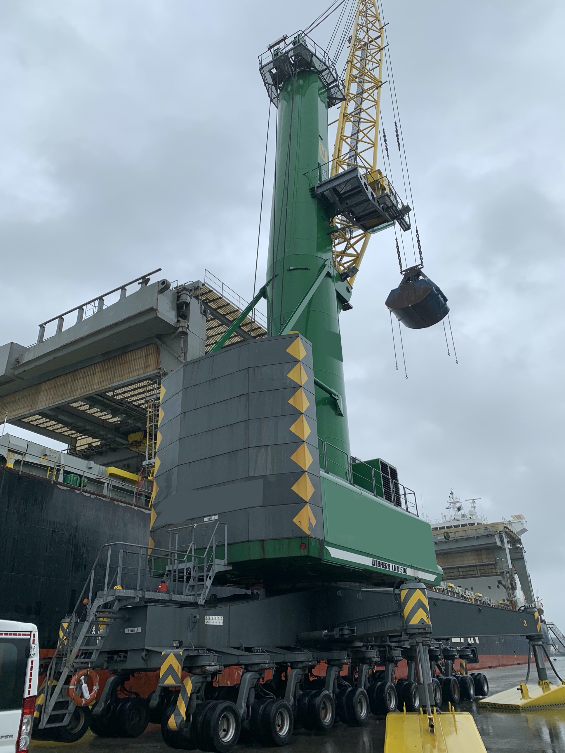 Stock - Pinarci Port Equipment B.V.